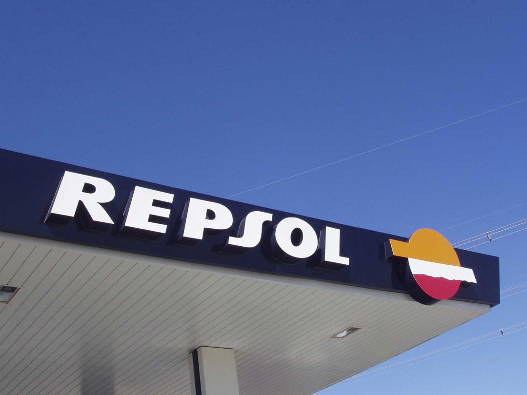 Repsol gana 610 millones de euros en el primer trimestre, un 11% menos