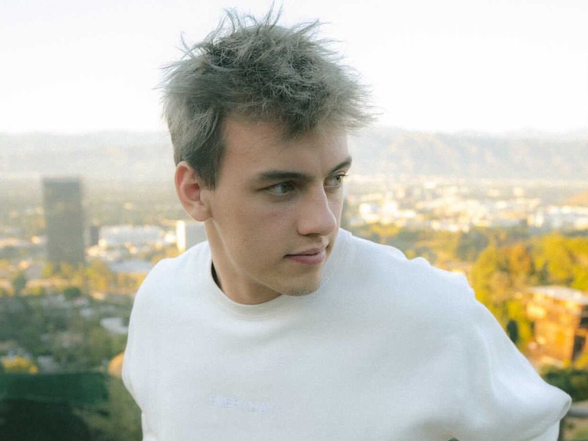 Estos 4 influencers han ganado más de un millón de dólares subiendo ...