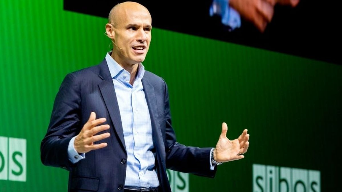 El español que tiene en su mano desconectar a Rusia del SWIFT y ...