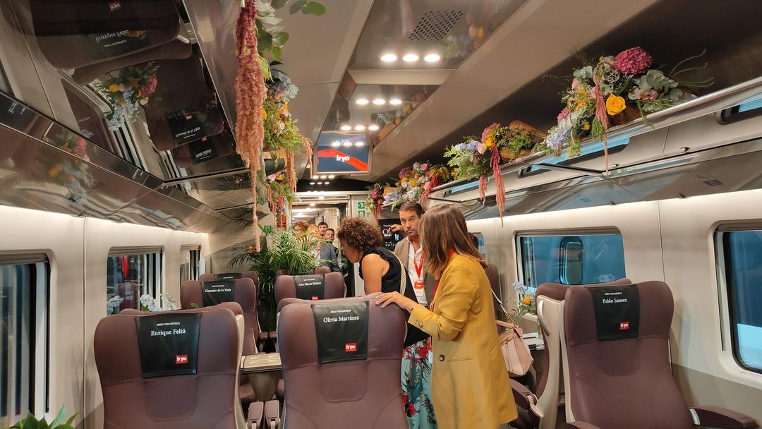 Así es un tren de Iryo por dentro: 96% de materiales reciclados ...