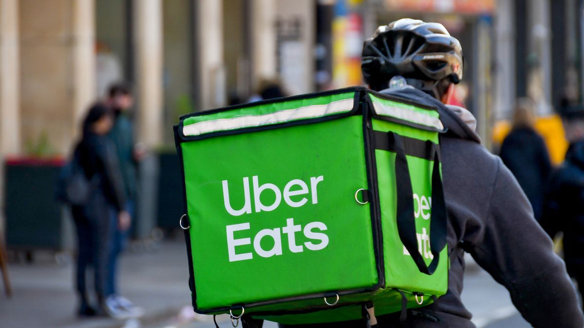 Así es el día a día de un 'rider' de Uber Eats y 'streamer' en Twitch sobreviviendo en Madrid