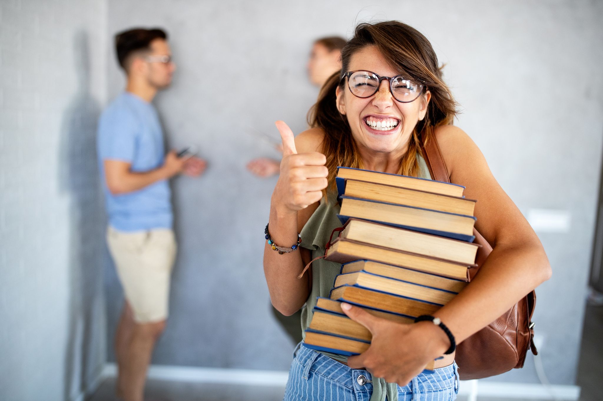 Las 12 mejores formas de ganar dinero leyendo: de audiolibros a ...