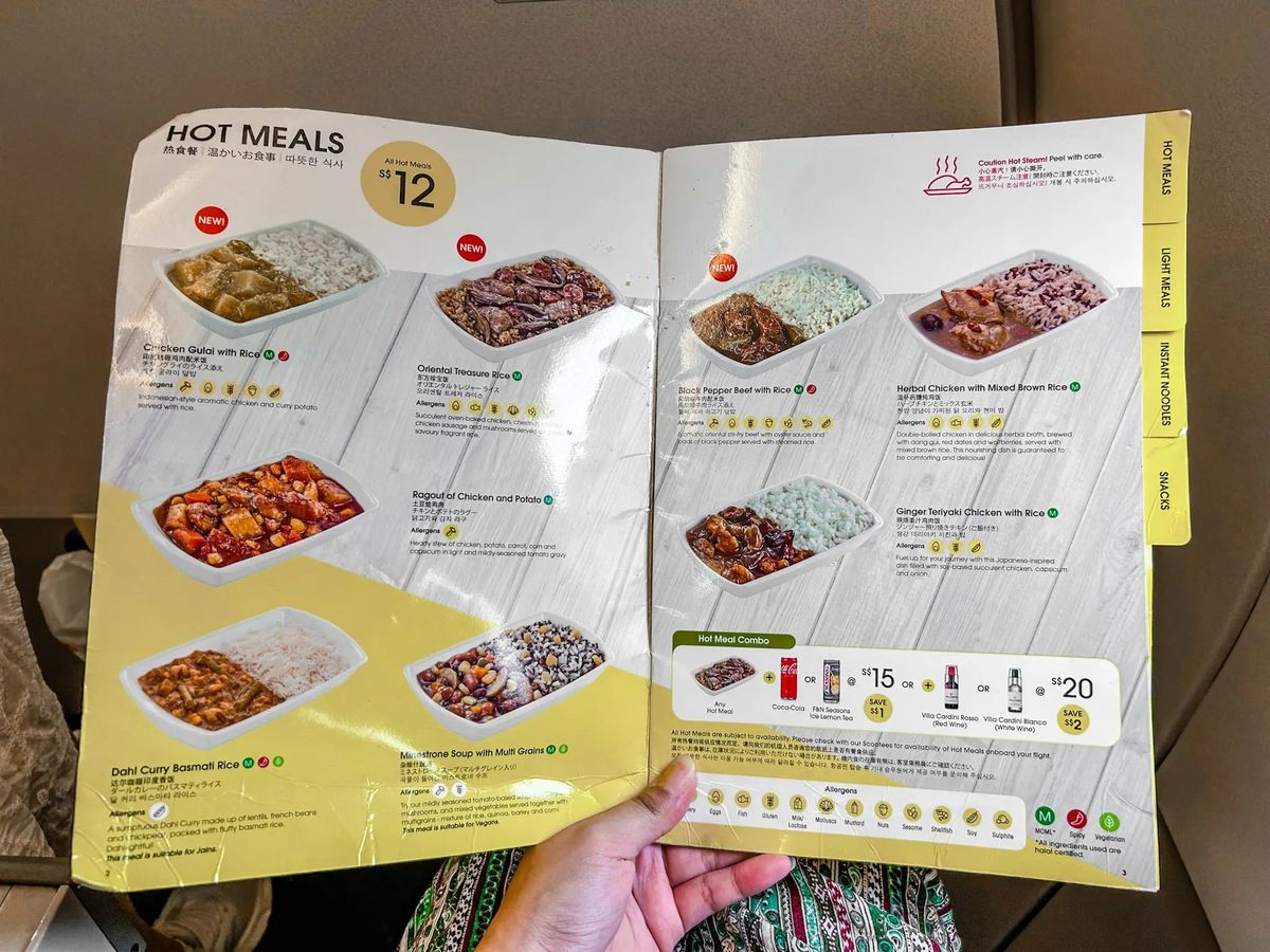 Pagué 16 euros por sentarme en la parte delantera del avión en un vuelo ...