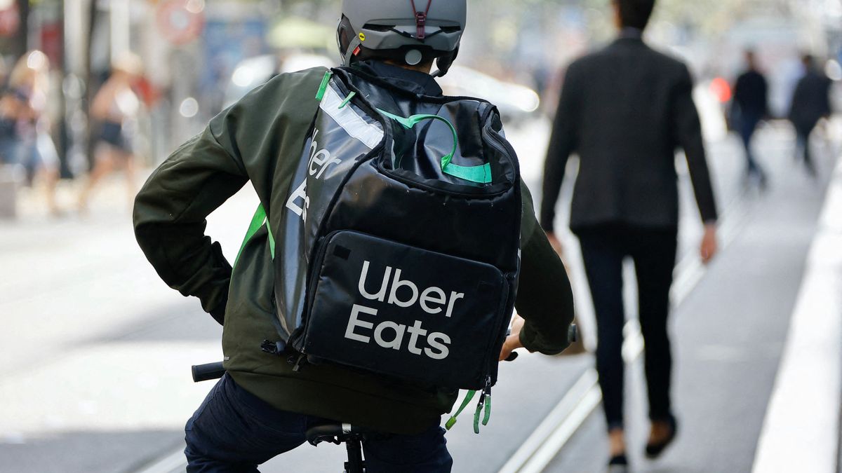 Uber Eats pacta con UGT mejorar las condiciones de los riders